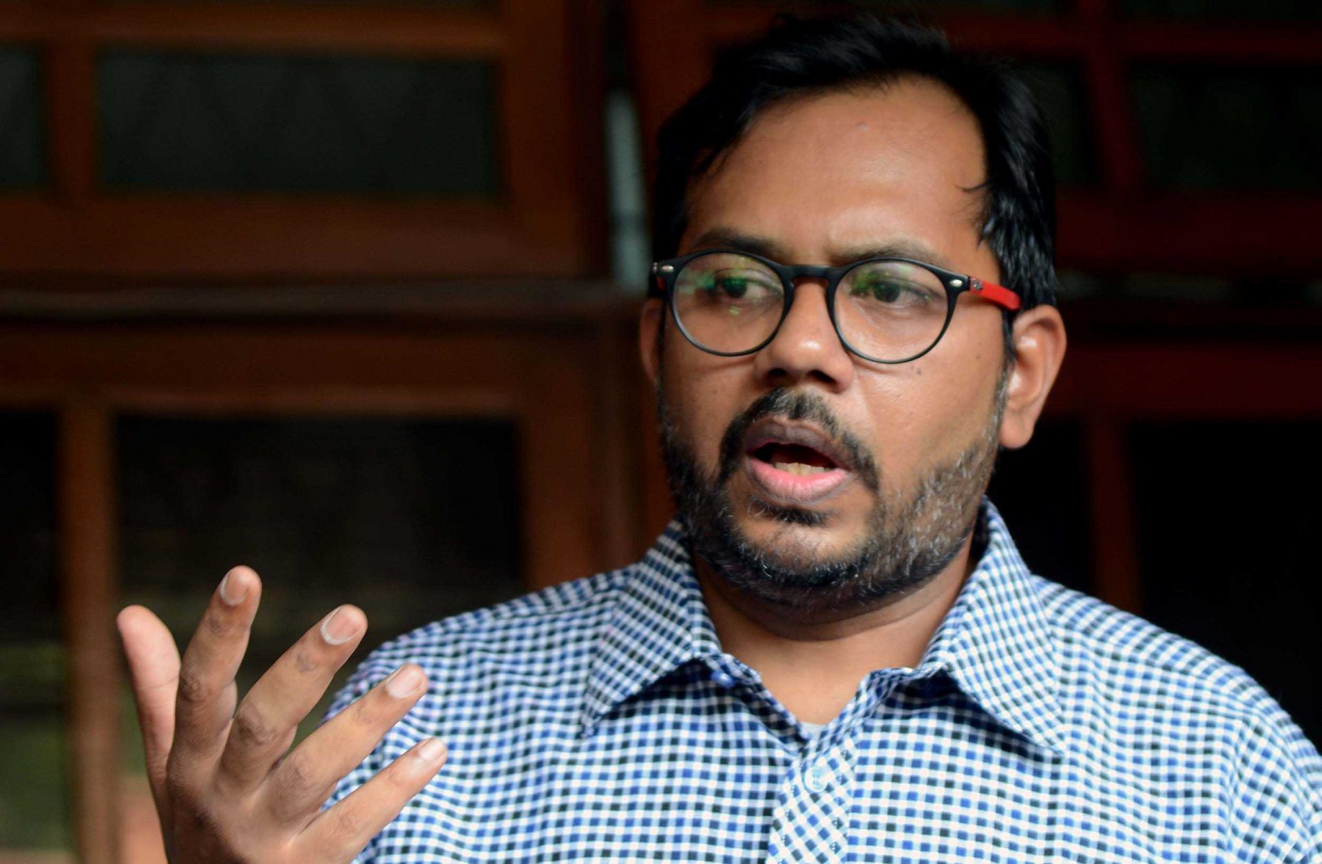 Haris Azhar Menangi Sayembara? - PinterPolitik.com