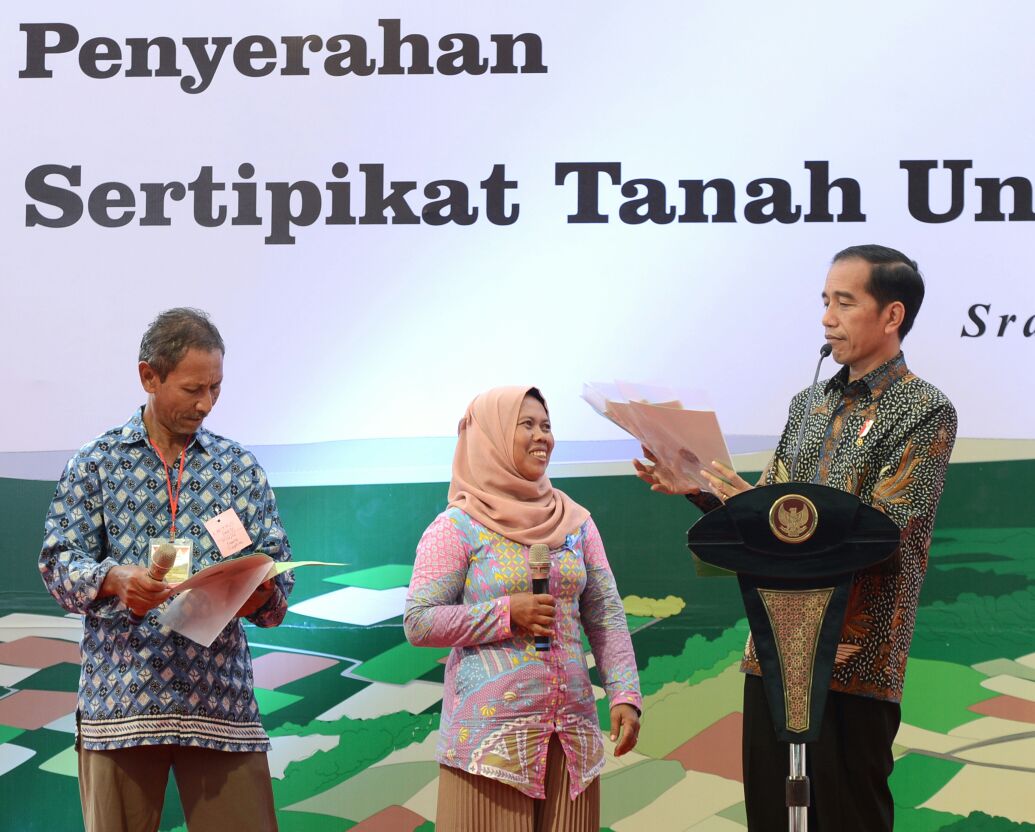 Bagi-Bagi Tanah Ala Jokowi - PinterPolitik.com