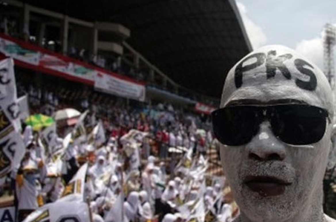 PKS ‘Spesialis’ Tim Hore - PinterPolitik.com