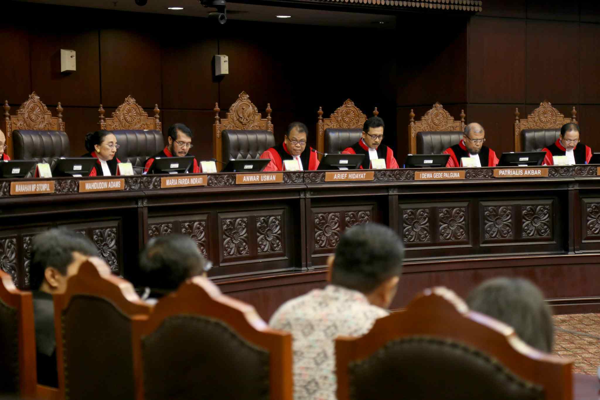 Presidential Threshold Hilang, Jokowi Tumbang? - PinterPolitik.com