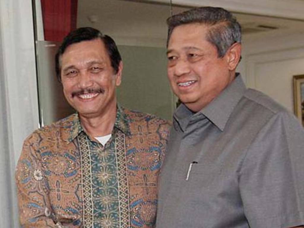 Epic Rap Battle: Luhut vs SBY?