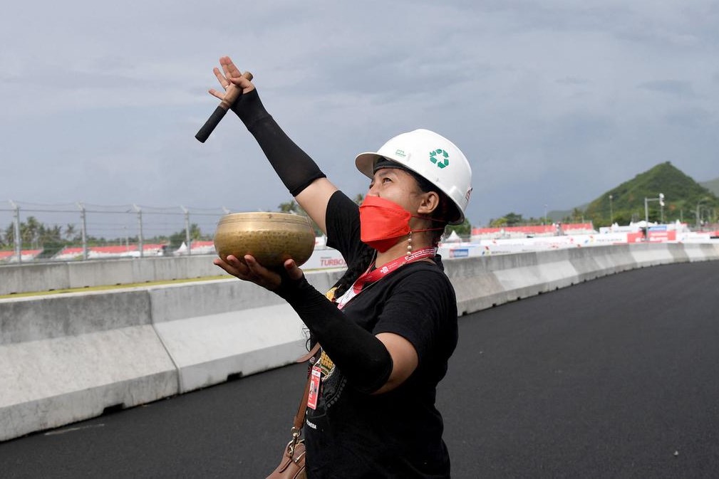 The Legend of the Pawang