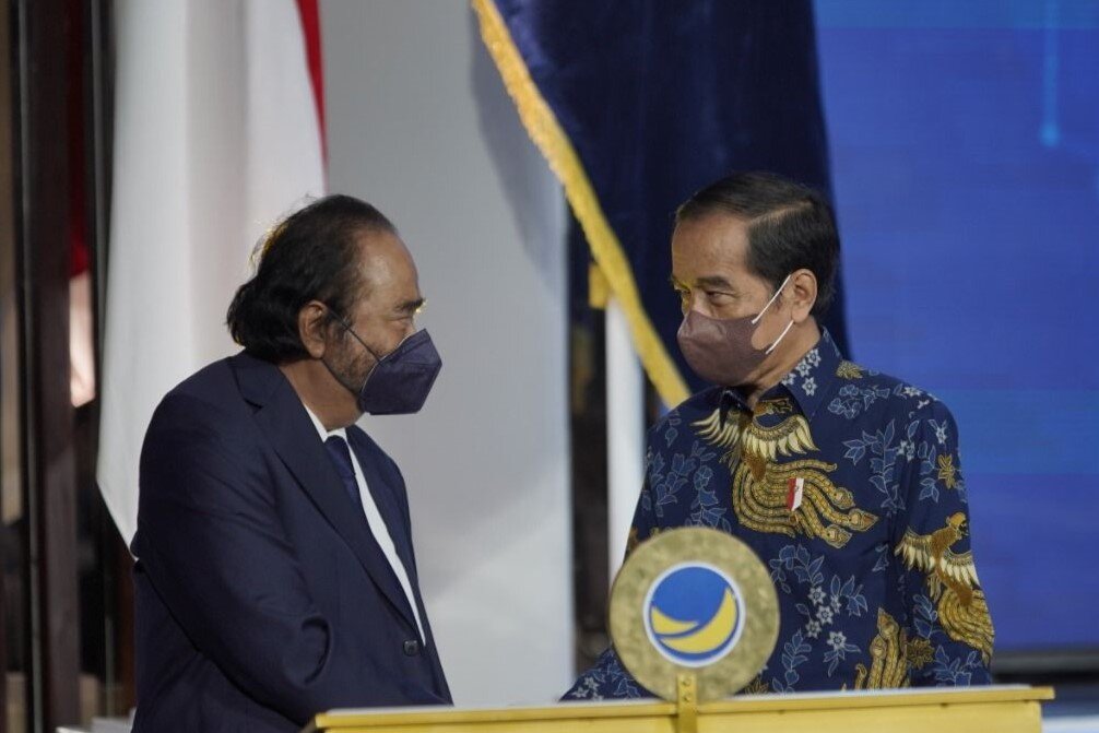 Semua Cinta Paloh untuk Jokowi?